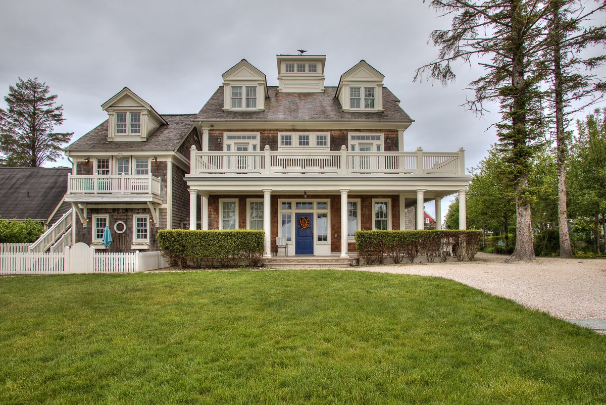 Big Houses For Big Weekends At The Beach - Seabrook | A Walkable ...